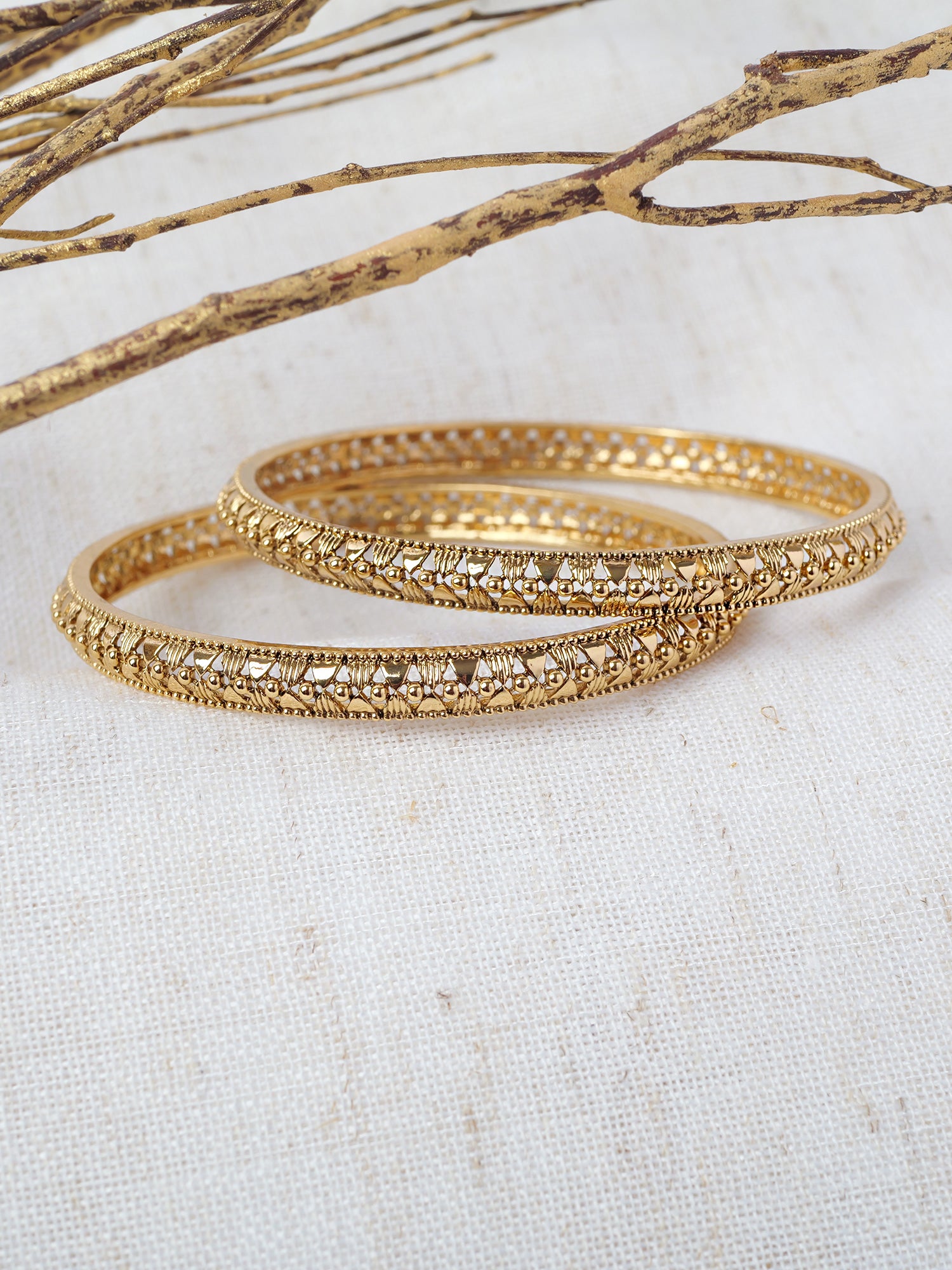 Yasmine Classic Bangles in Gold
