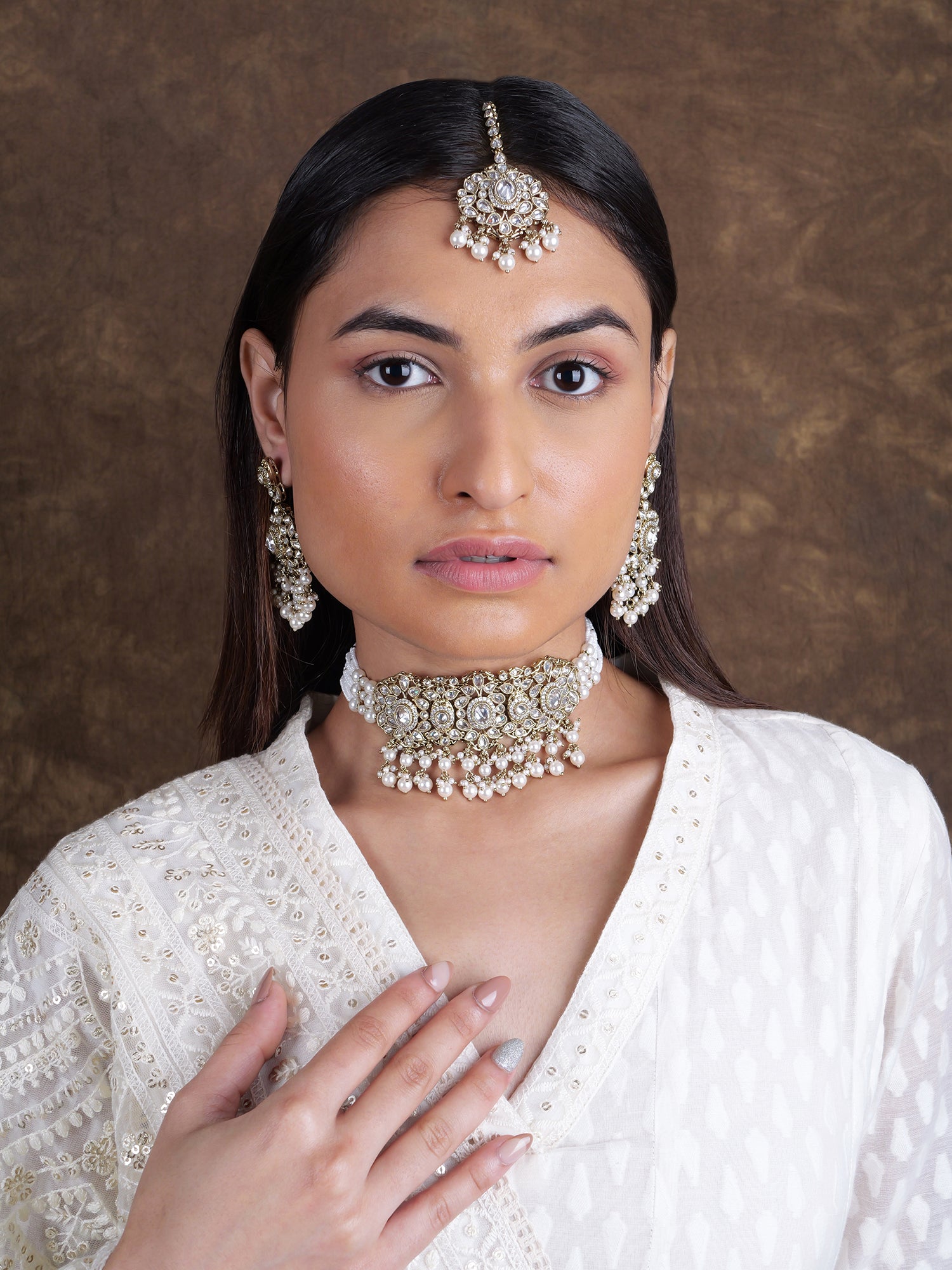 Neelmani Choker Set in White